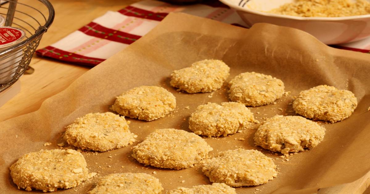 Deviled crab cakes for Mardi Gras - alcoveshome